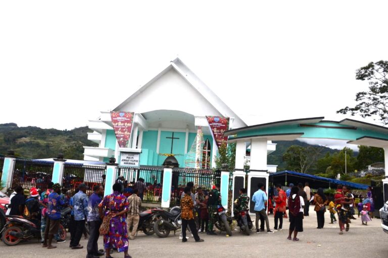 Gedung Gereja GIDI Terbesar dan Termegah Di Tolikara, Diresmikan - Papuani
